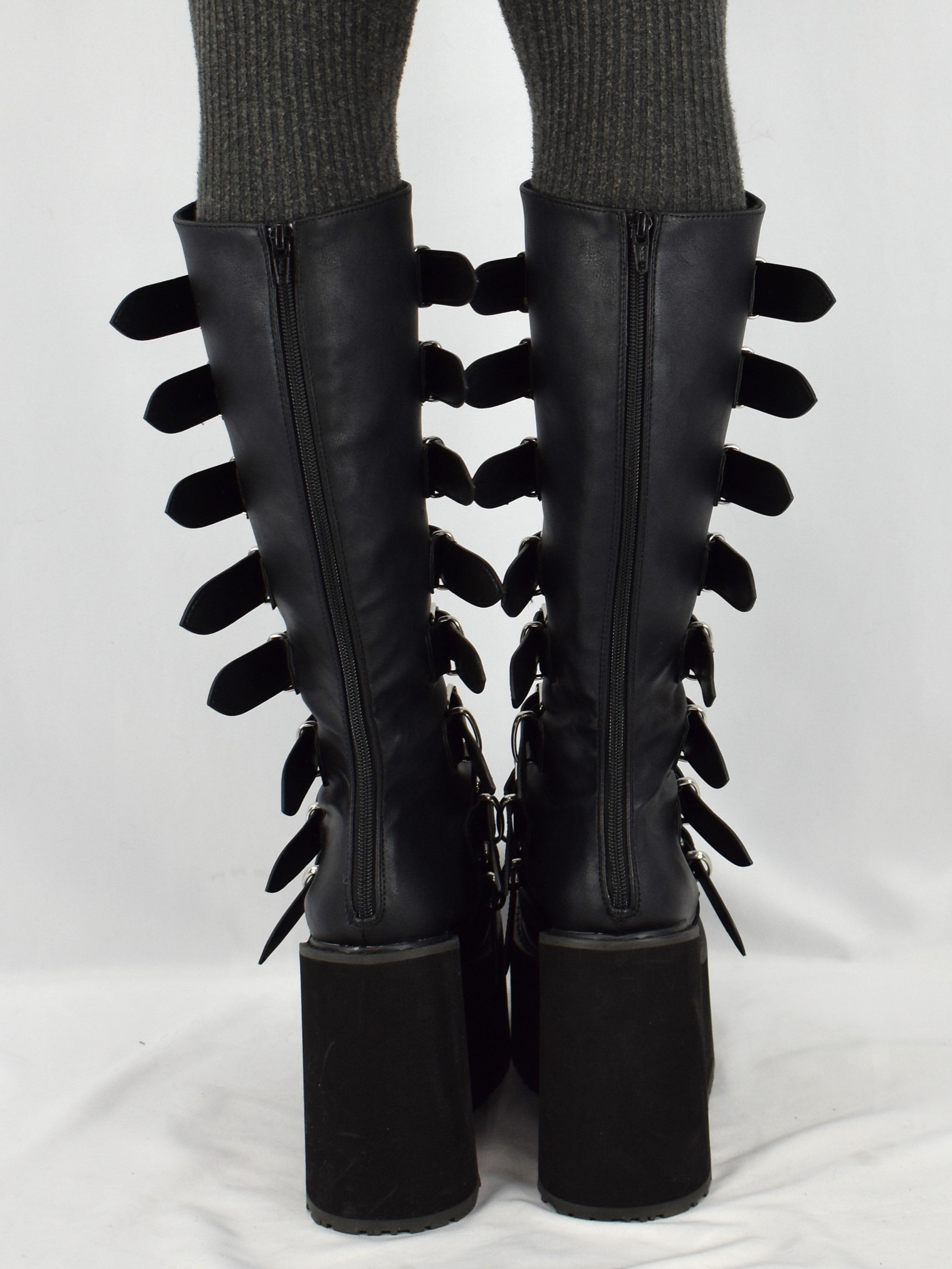 DEMONIA